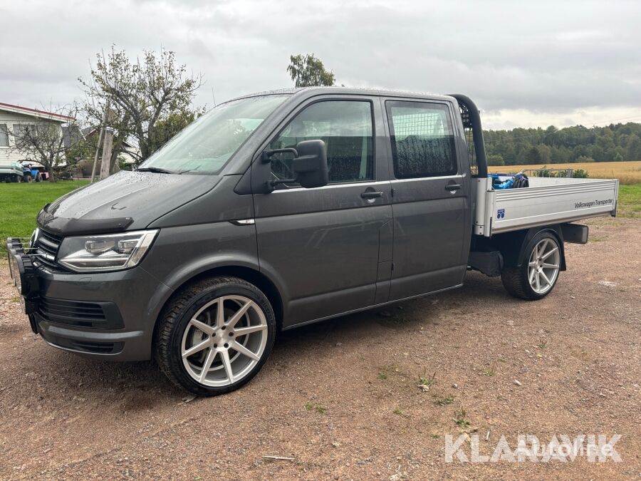 Prodaje se Volkswagen Transporter kamion s ravnom platformom < 3.5t na aukciji