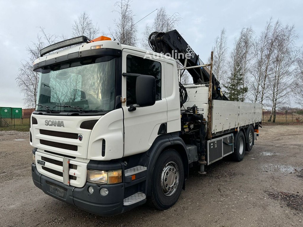 Scania P310 Hiab kamion s ravnom platformom