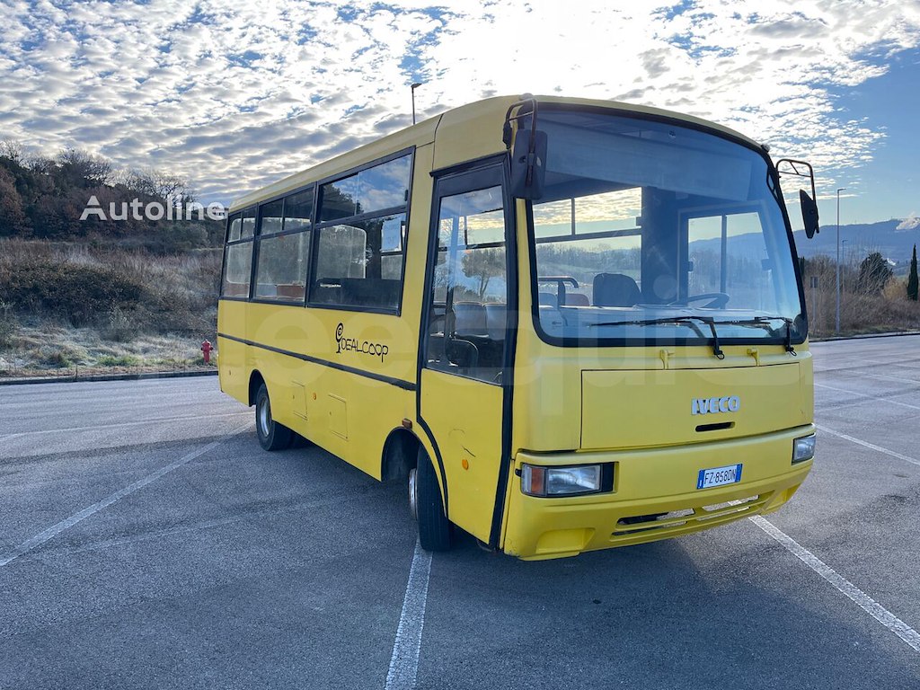 Prodaje se IVECO Cacciamali prigradski autobus na aukciji