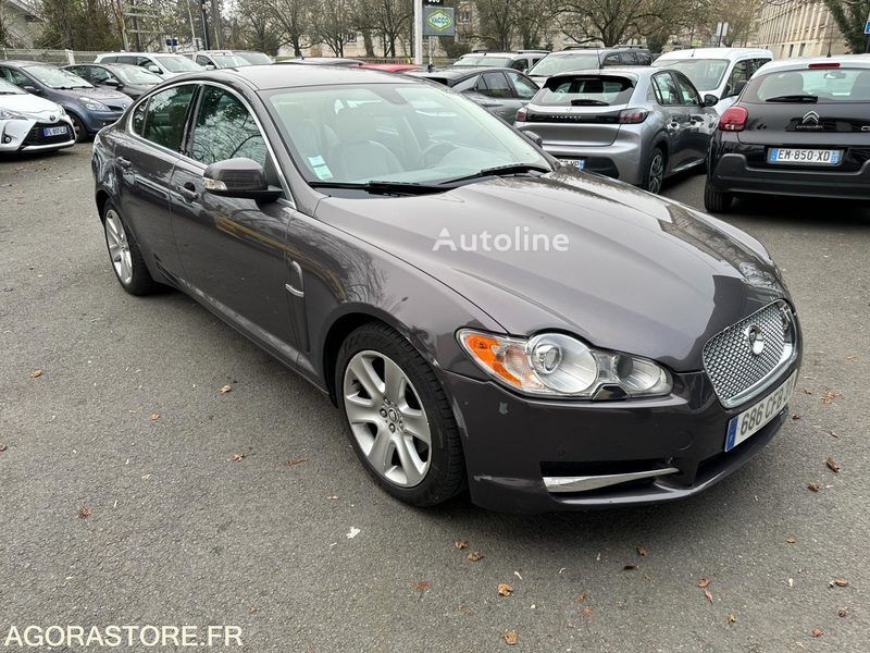 Prodaje se Jaguar XF sedan na aukciji