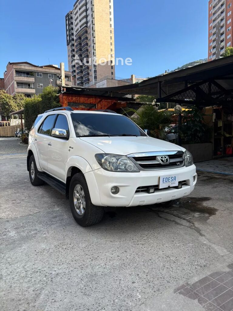 Toyota Fortuner terenac