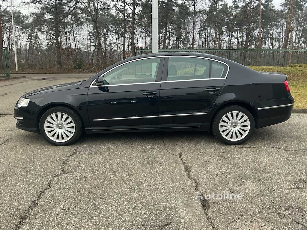 Prodaje se Volkswagen Passat sedan na aukciji