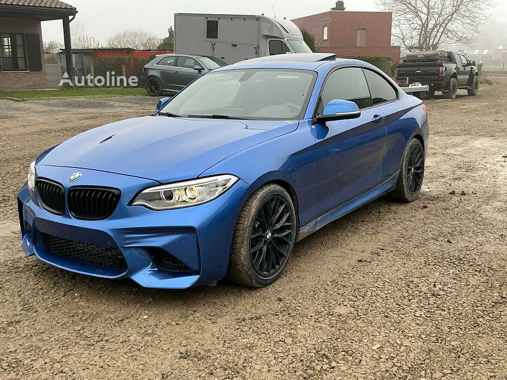 Prodaje se BMW M235i sedan na aukciji