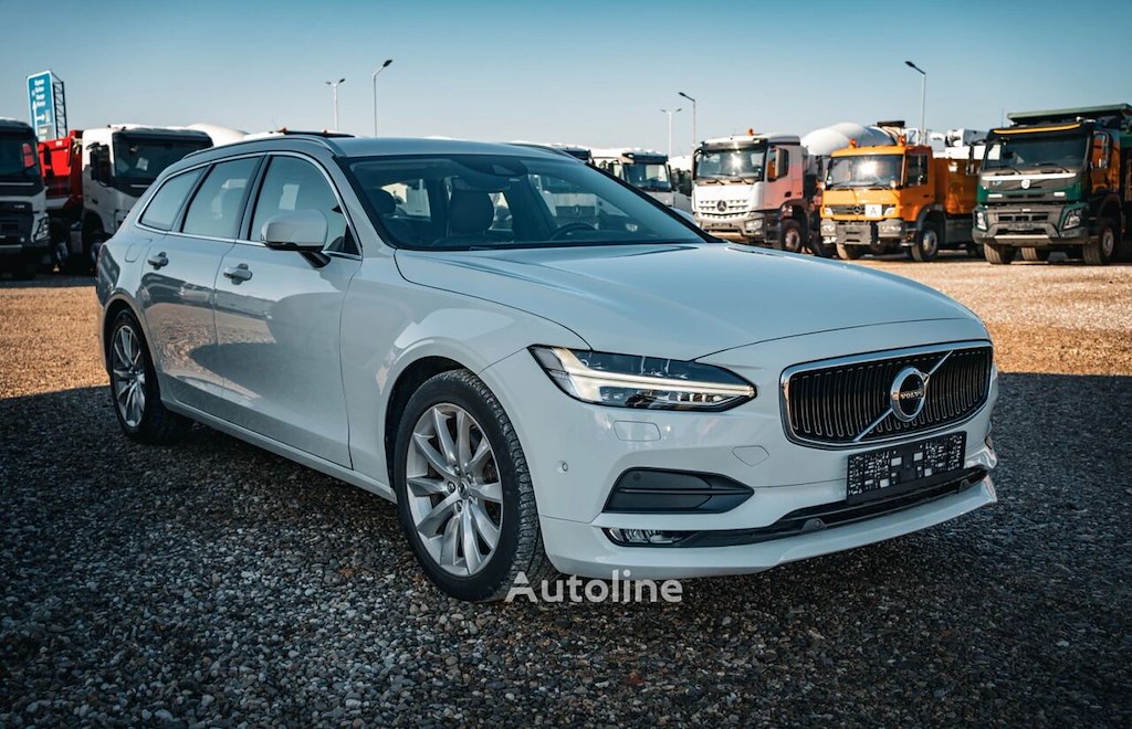 Volvo V90 D4 Momentum 2.0D karavan