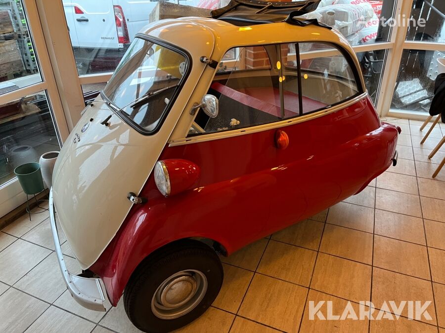 Prodaje se BMW ISETTA hečbek na aukciji