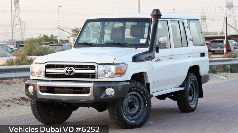 Toyota LAND CRUISER 70 terenac