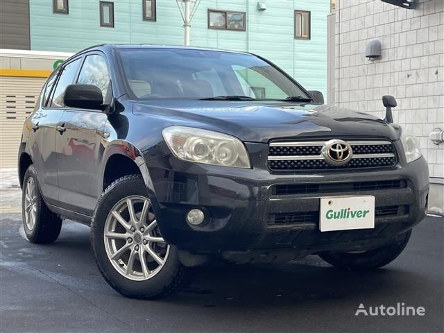 Toyota RAV4 krosover