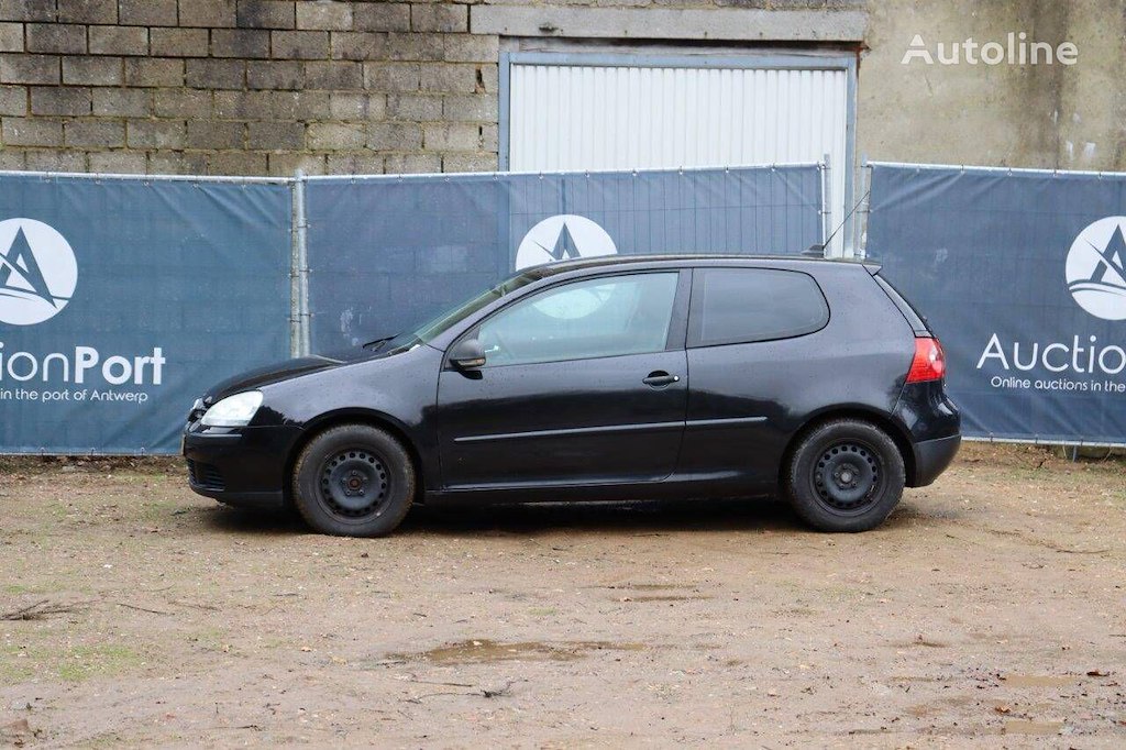 Prodaje se Volkswagen Golf FM Trendline sedan na aukciji