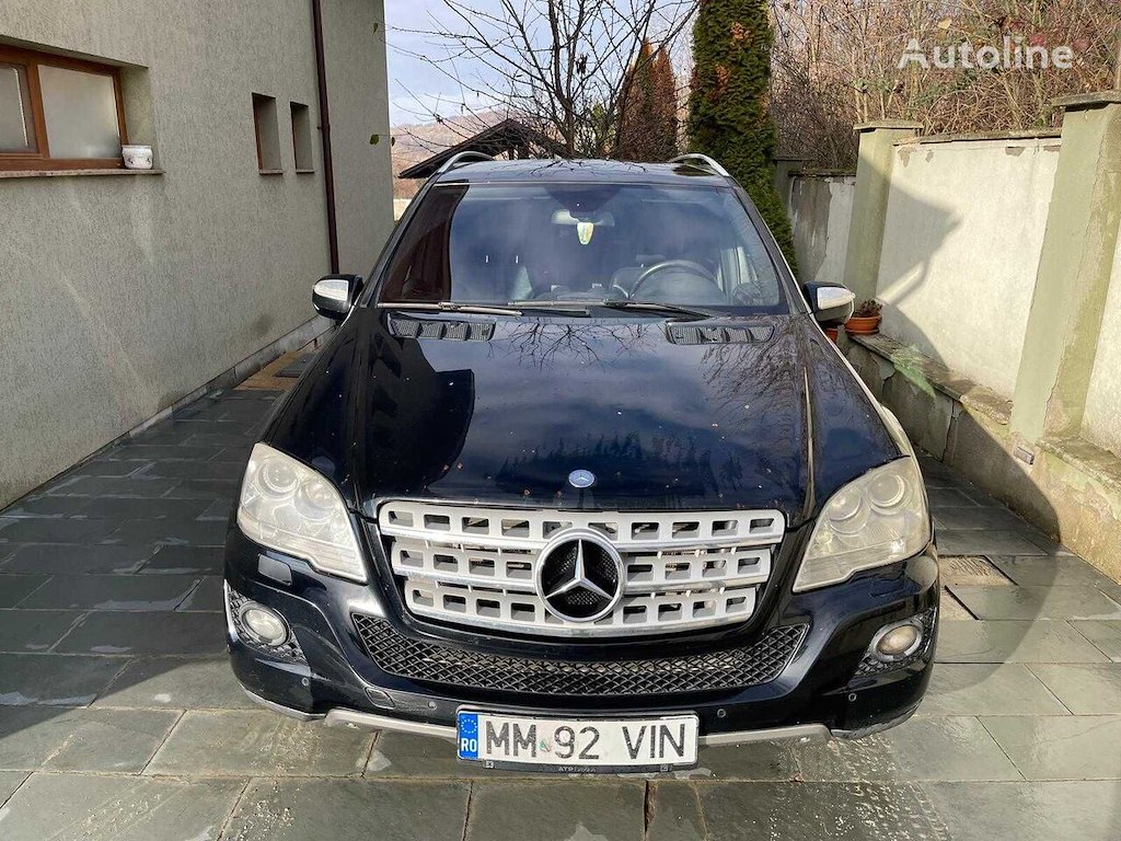 Prodaje se Mercedes-Benz ML 300 CDI krosover na aukciji