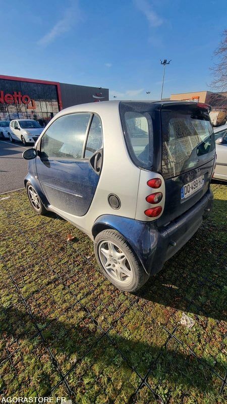 Prodaje se Smart FORTWO hečbek na aukciji