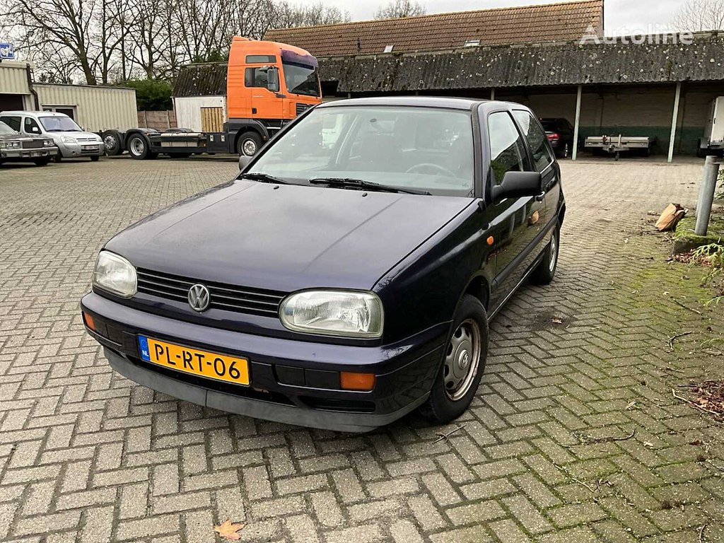 Prodaje se Volkswagen GOLF CL hečbek na aukciji