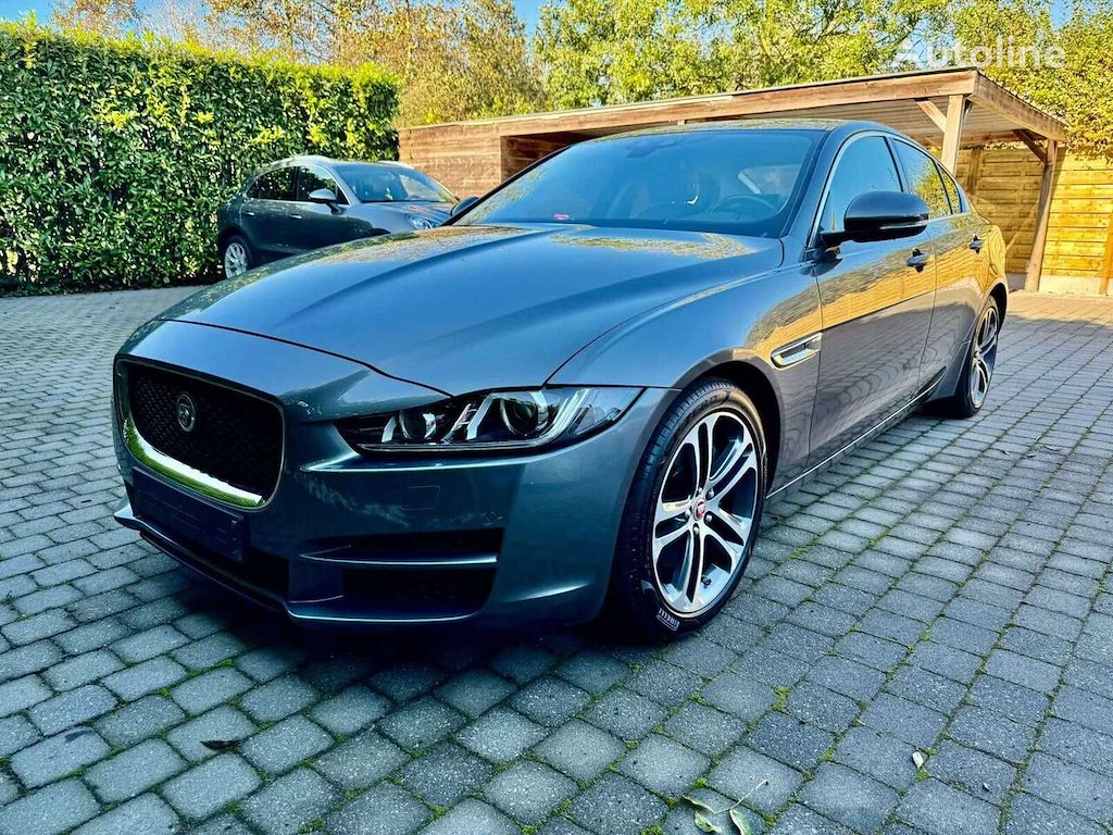 Prodaje se Jaguar XE sedan na aukciji