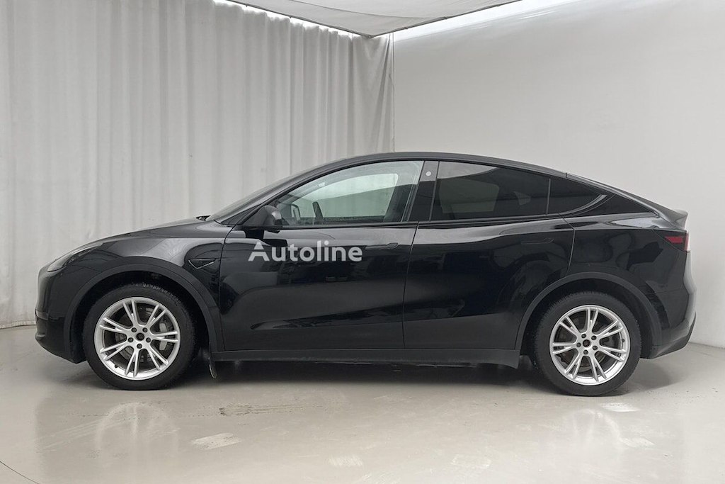 Prodaje se Tesla Model Y krosover na aukciji