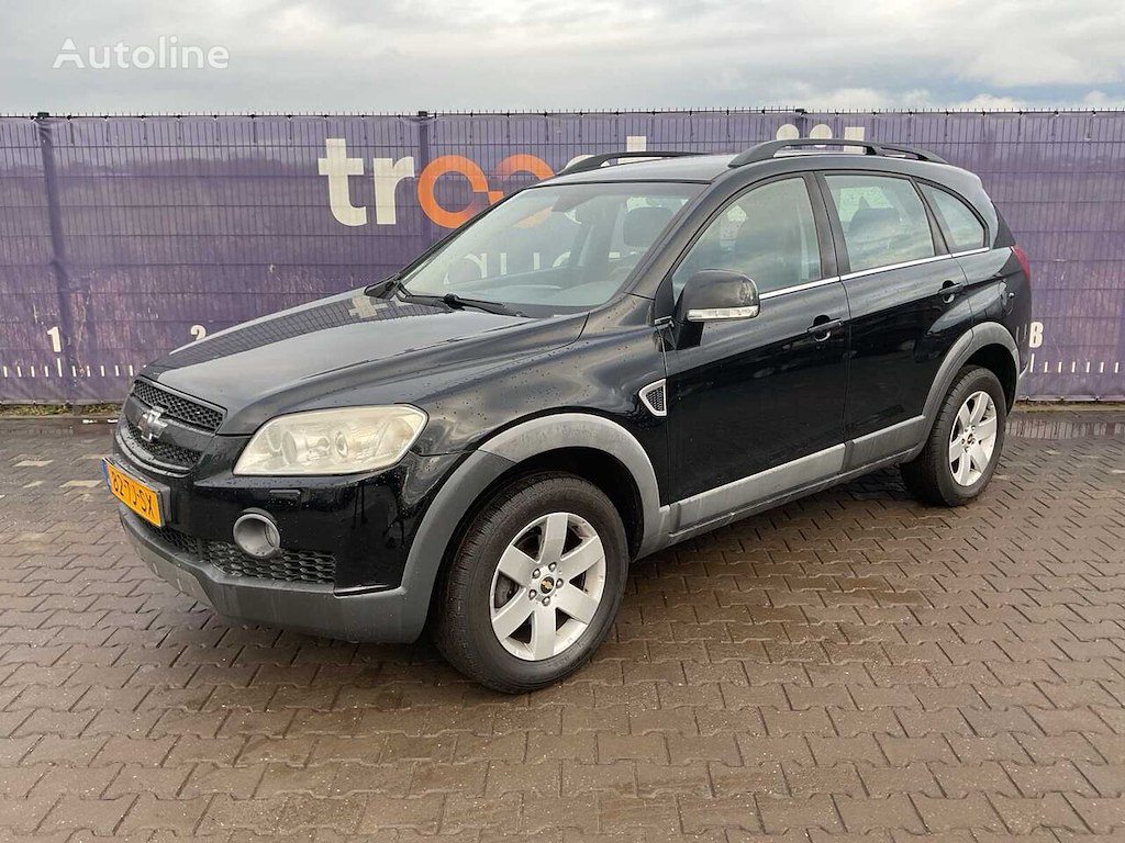 Prodaje se Chevrolet Captiva krosover na aukciji