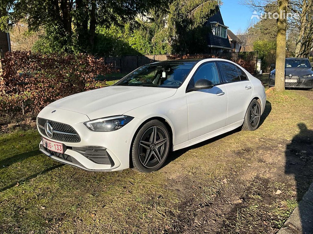 Prodaje se Mercedes-Benz C200b sedan na aukciji