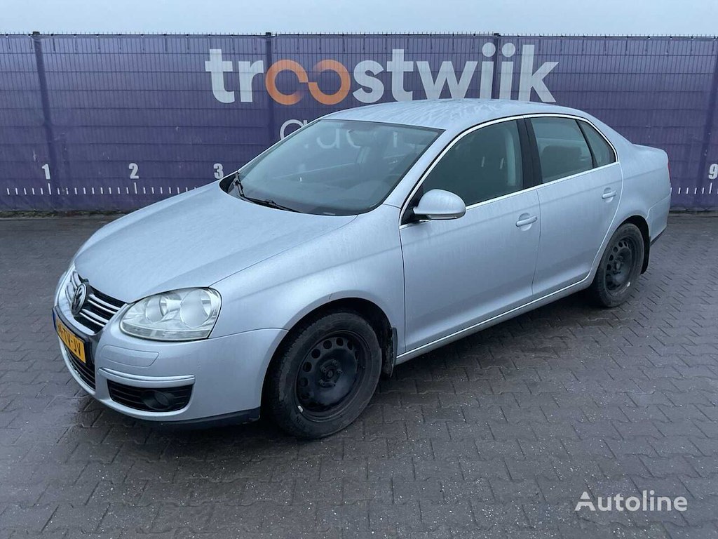 Prodaje se Volkswagen Jetta sedan na aukciji