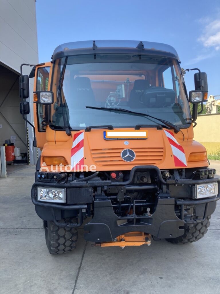 Mercedes-Benz Unimog U400 univerzalna komunalna mašina