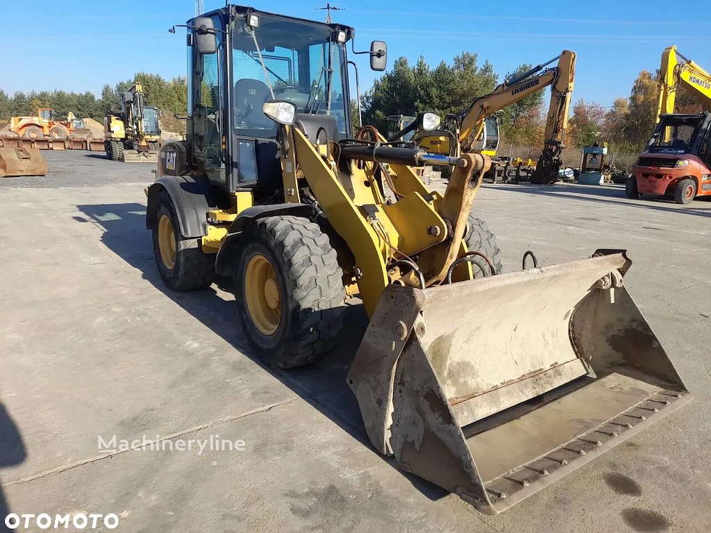 Caterpillar 908H2 prednji utovarivač