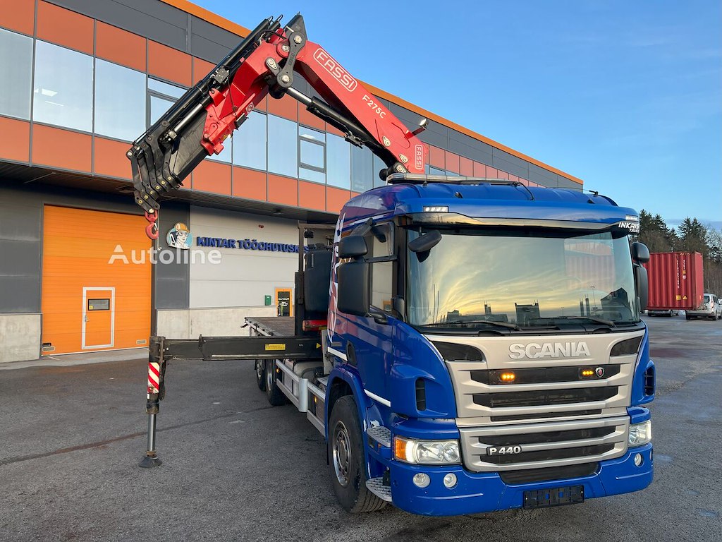 Scania P440 6X2 + CRANE FASSI F275C ONLY 1025h kamion s ravnom platformom