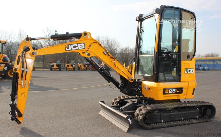 Novi JCB 25 Z-1 mini bager