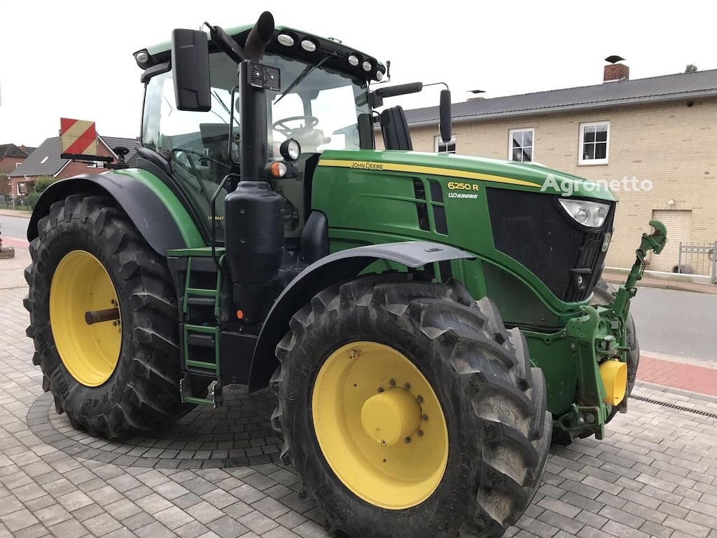 John Deere 6250R traktor točkaš