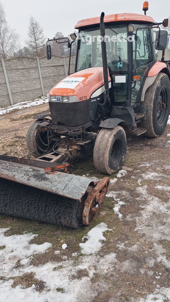 New Holland TD90D traktor točkaš