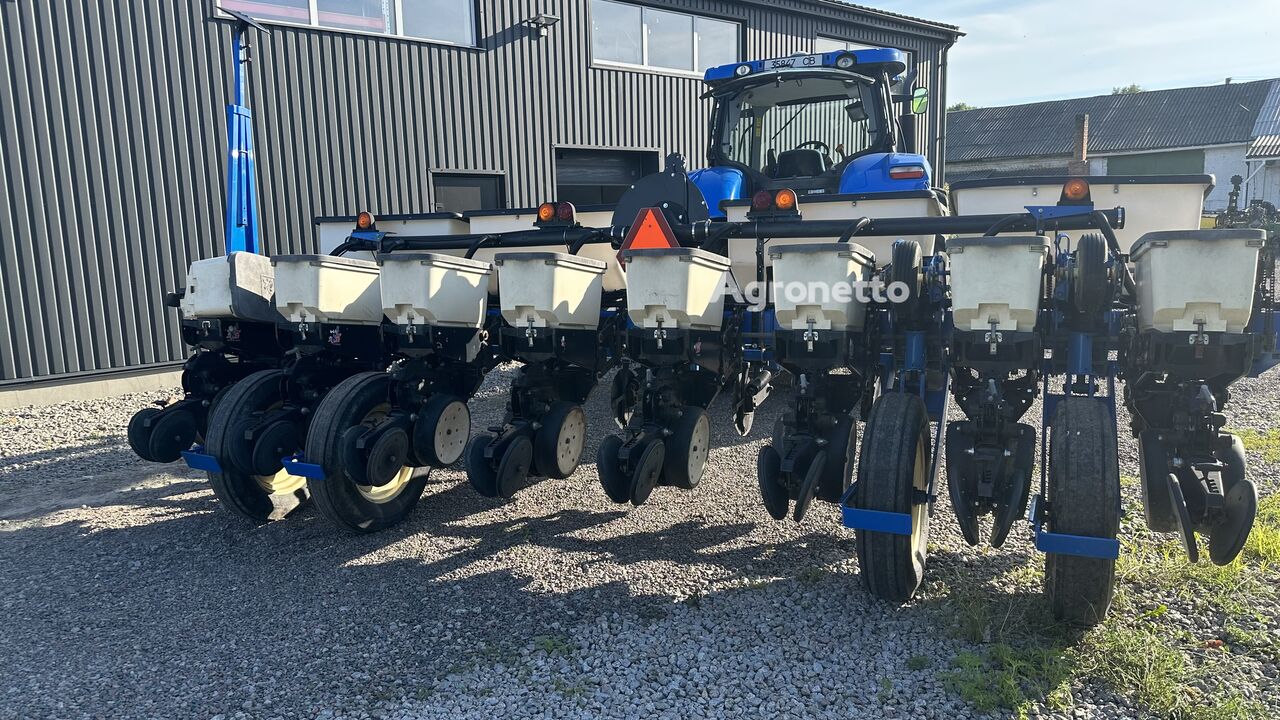 Kinze 3000 pneumatska precizna sejalica