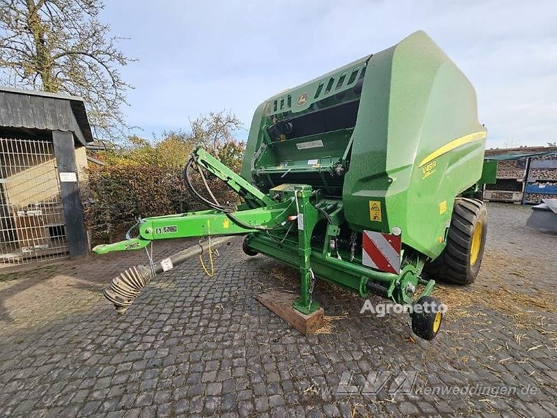 John Deere V451R balirka za okrugle bale