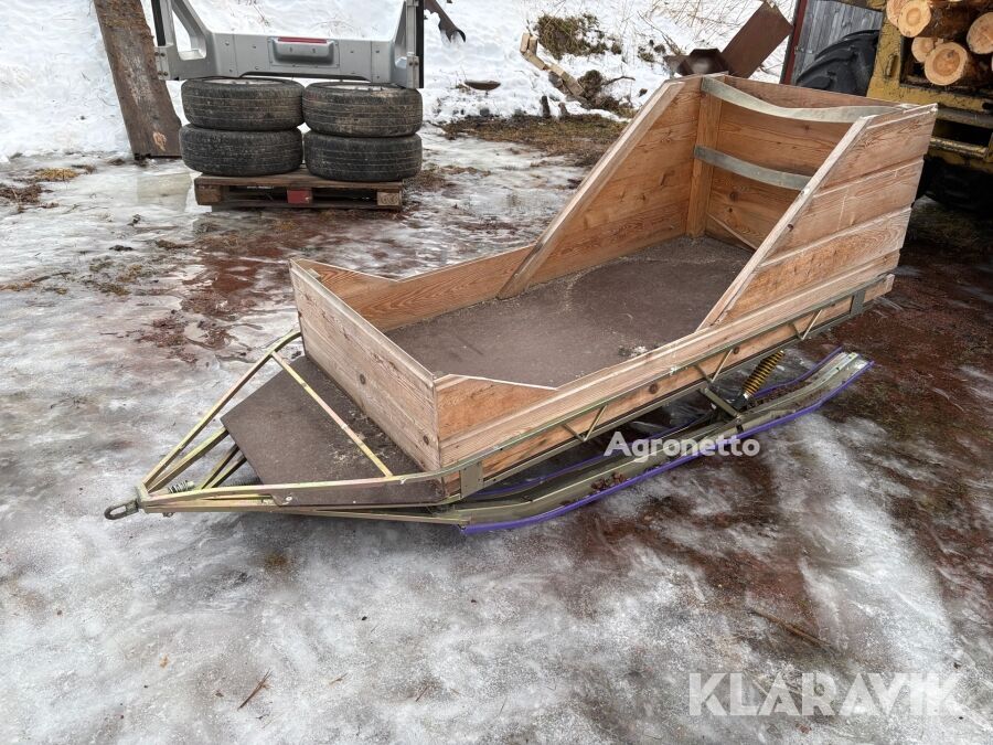 Prodaje se Kälke opremu za konjogojstvo na aukciji