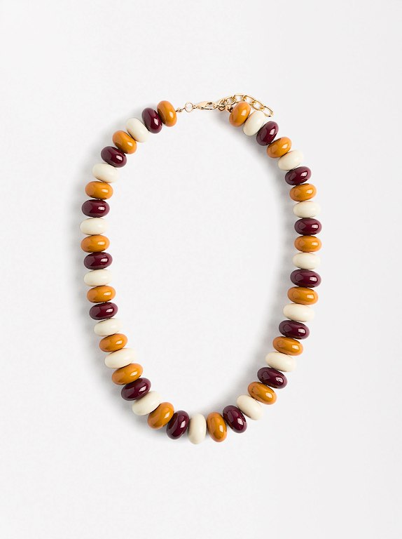 Short Necklace With Contrasting-Colored Beads