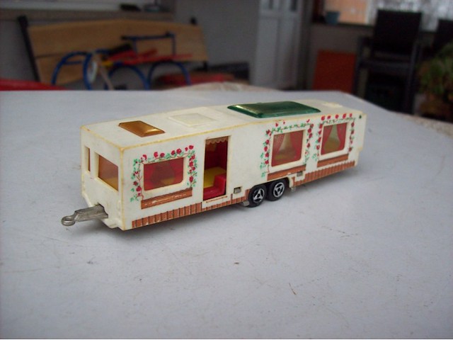 CARAVANE RESIDENTIELLE MAJORETTE  1/100 No 370, France