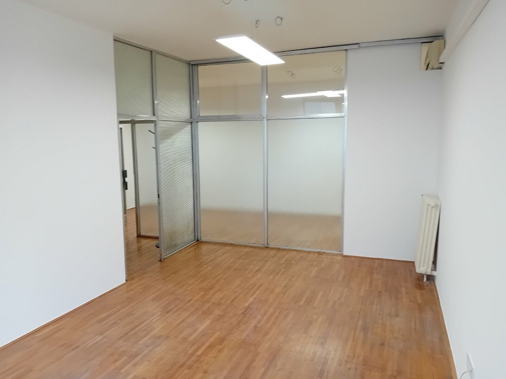 SAVSKI VENAC PALATA PRAVDE 40m2 , 500e