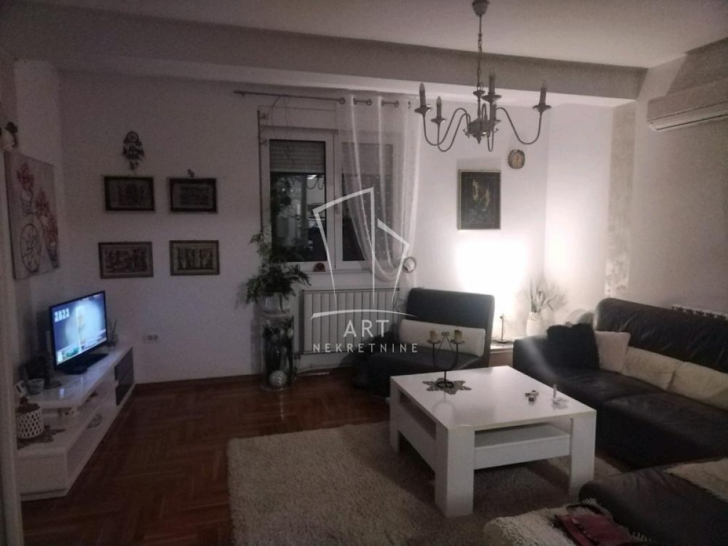 Slavujev Venac, renoviran stan, 50m2 ID#5468