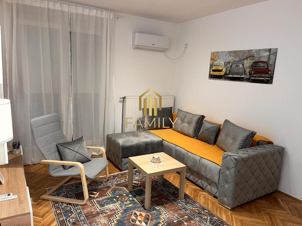 Izdavanje garsonjere - luksuzan stan, 30m²