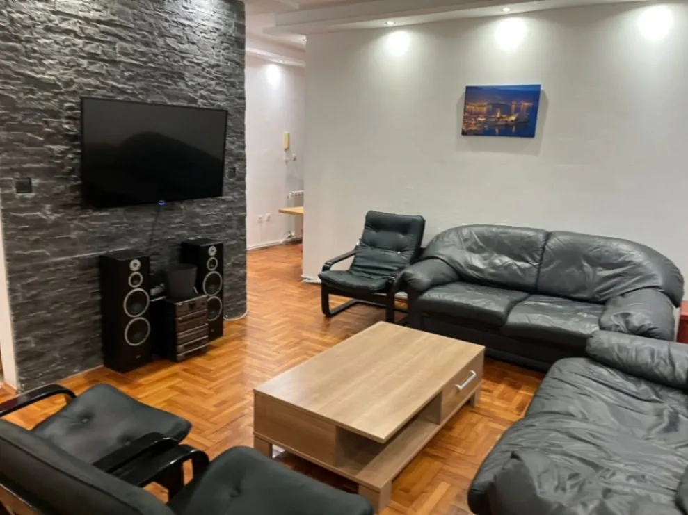 Izdavanje, trosoban stan, 120m2, Zvezdara, Beograd