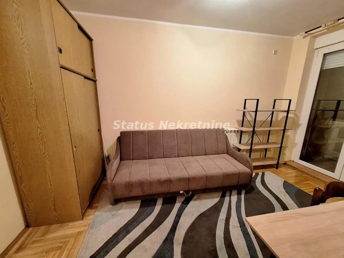 Izdavanje, jednosoban stan, 32m2, Bulevar Oslobodjenja, Novi Sad, Novi Sad