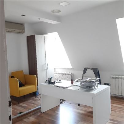 Centar, Gornji Dorćol, poslovni pr. 220 m2, 6 kanc