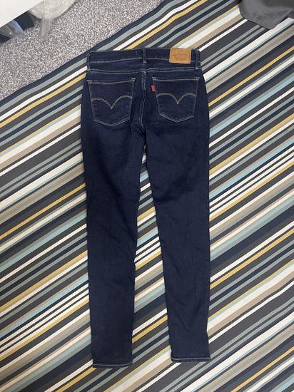 Original Levis 710 farmerice S 27 SNIzENO