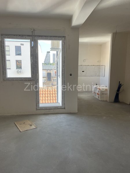 ID 3574038, Beograd, Zvezdara Cvetkova Pijaca,