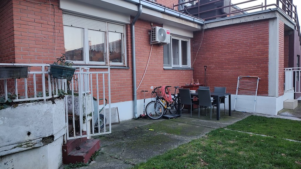 ID 3594825, Beograd, Zemun Batajnica,