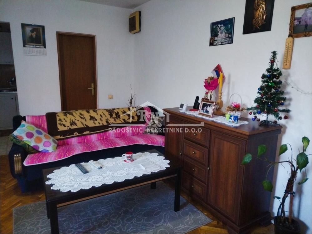 ID 1352, BEOGRAD, Rakovica, Petlovo Brdo