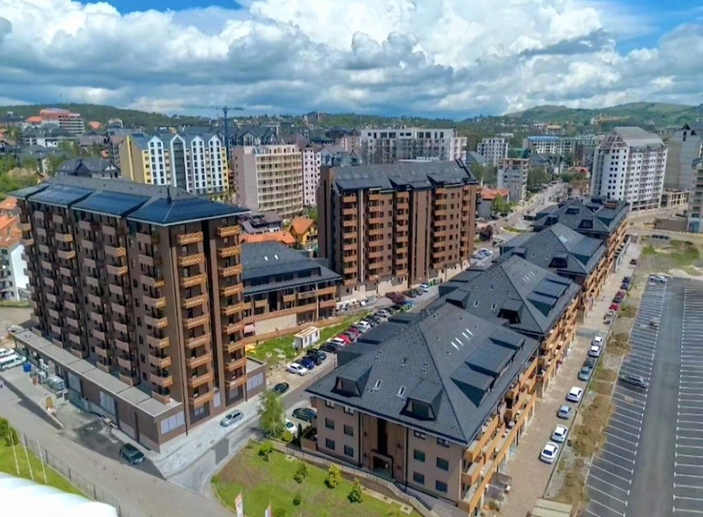 ID 3595455, Zlatiborski okrug, Zlatibor Zlatibor centar,Miladina Pećinara