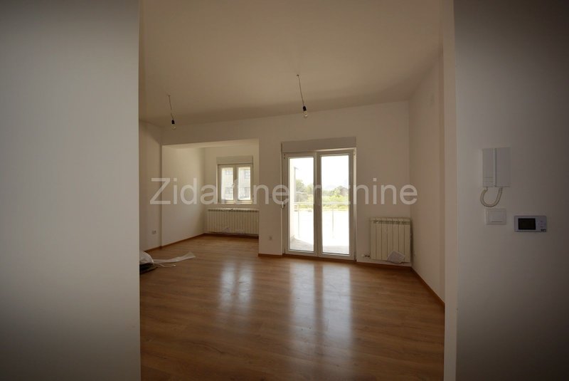 ID 3368641, Beograd, Zemun Zemun Polje,Dejana Dubajića