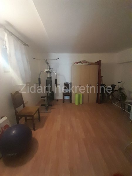 ID 3353300, Beograd, Zemun Zemun Polje,