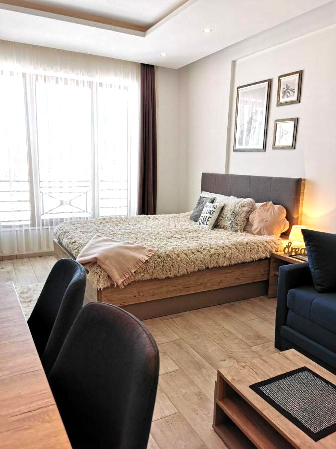 Apartmani Šilja Kopaonik
Rezervacija