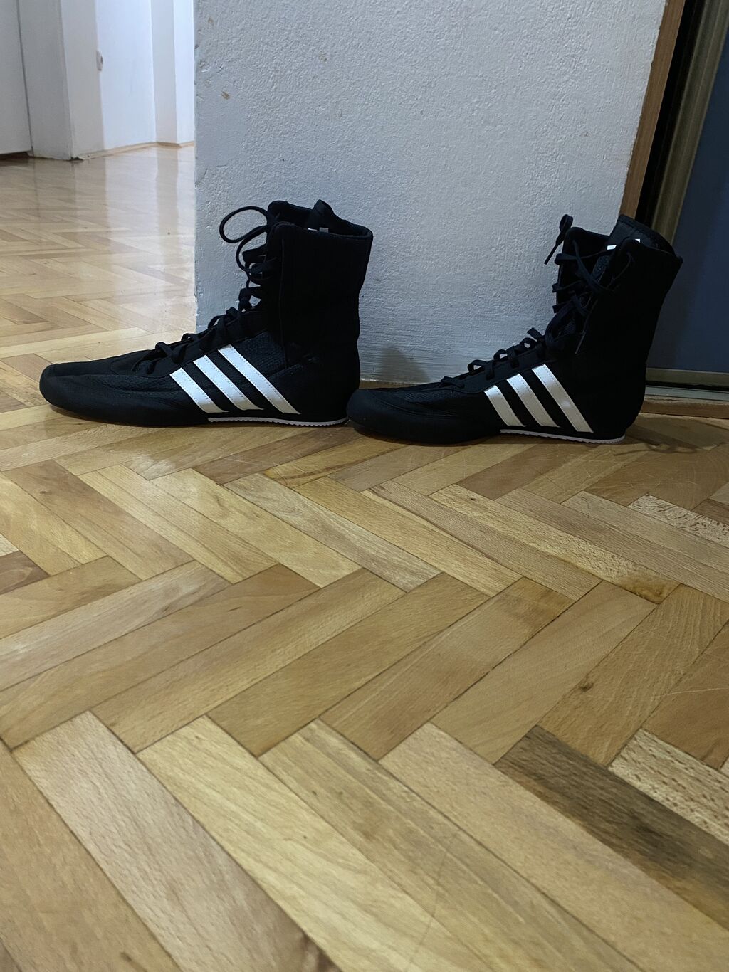 Patike za boks adidas skroz nove nekoriscene Broj 45 kvalitet odlican