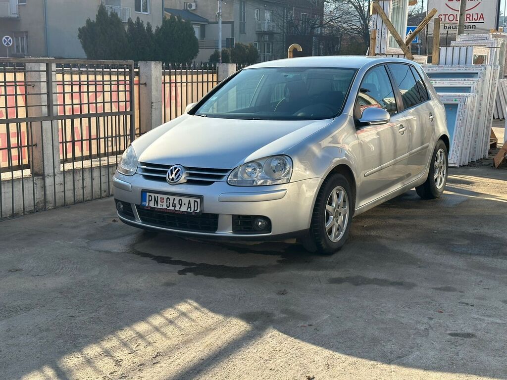 Volkswagen Golf V: 1.4 l | 2007 г. Hečbek