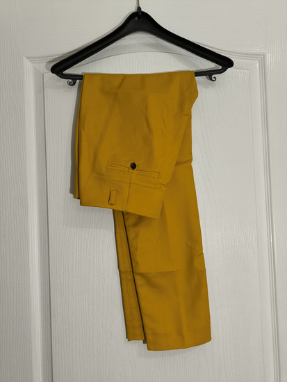 ZARA pantalone 36    NOVO