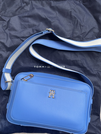 Tommy Hilfiger plava torbica