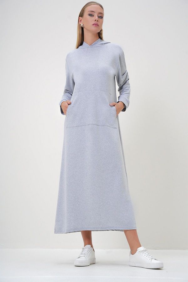 TREND ALAÇATI STILI WOMEN'S GRAY HOODED KANGAROO POCKET DOUBLE YARN MAXI DRESS